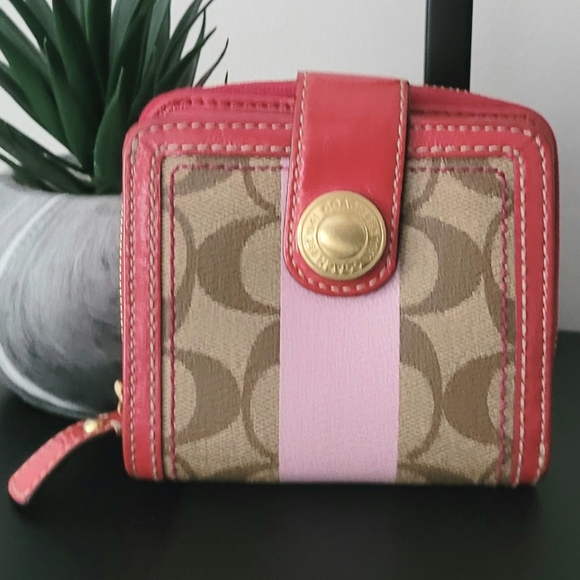 Coach | Bags | Coach Signature Small Wallet Wtattersol Lining | Poshmark